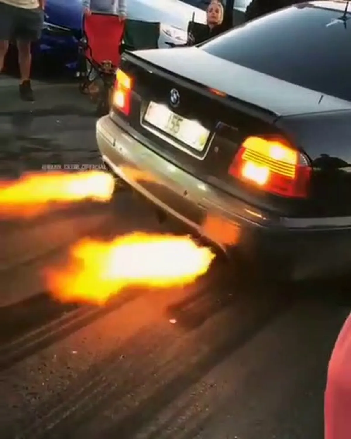 ¿Cómo conseguir sonido pops and bangs en escape del coche? - Motor Noticias